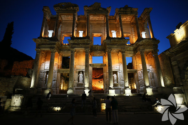 Efes Antik Kenti'nde gece müzeciliği | Yaşam